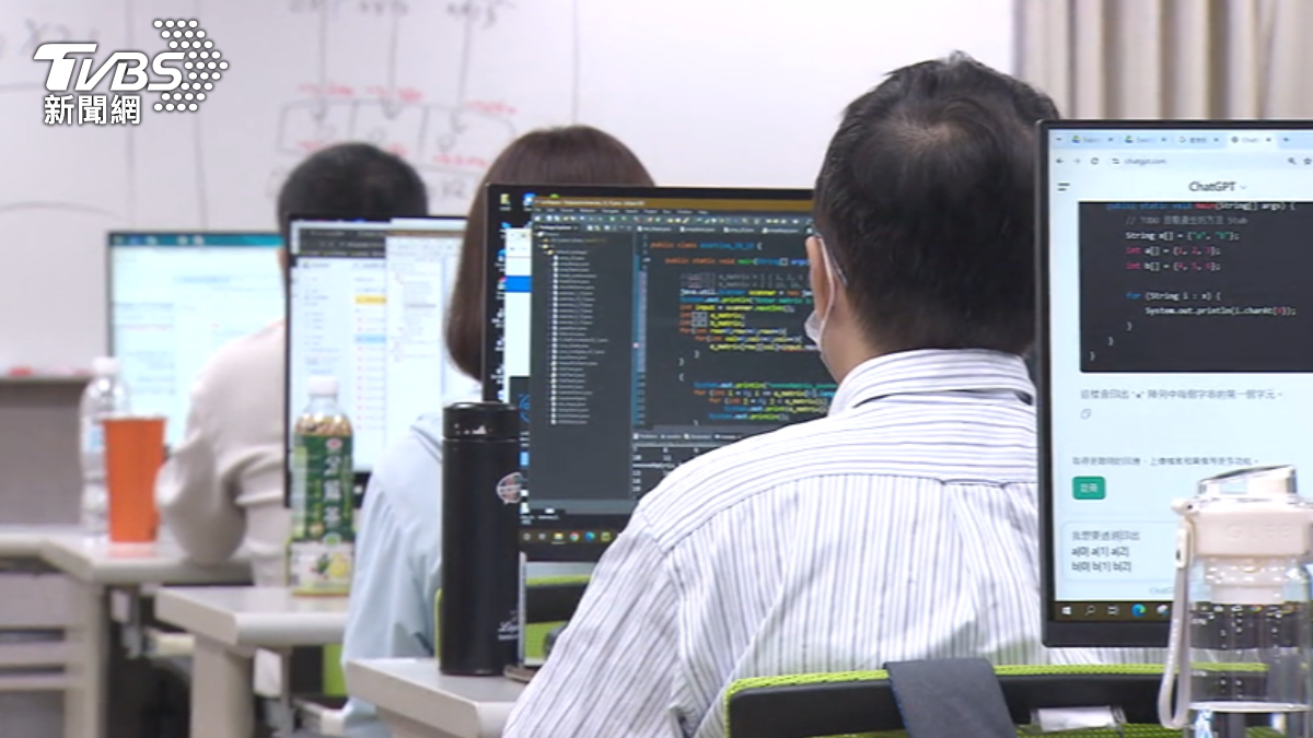 Networking key for job seekers over 30: experts │ TVBS World Taiwan