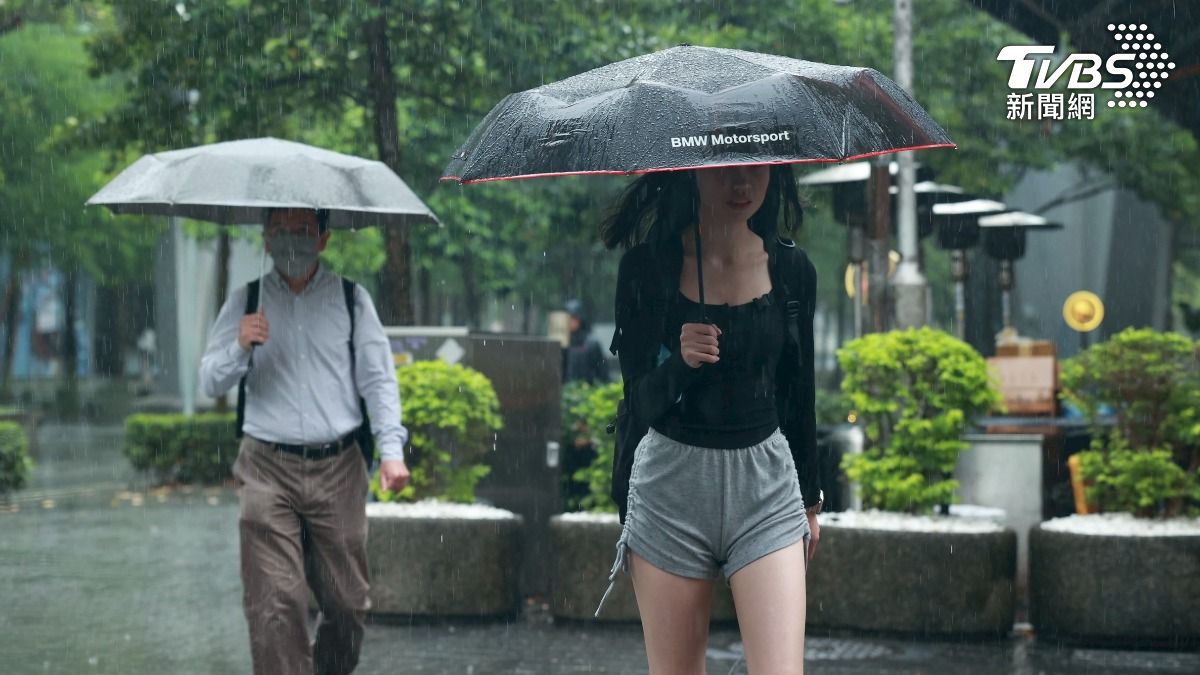 Taiwan braces for rain as weather fronts merge Friday │ TVBS World Taiwan
